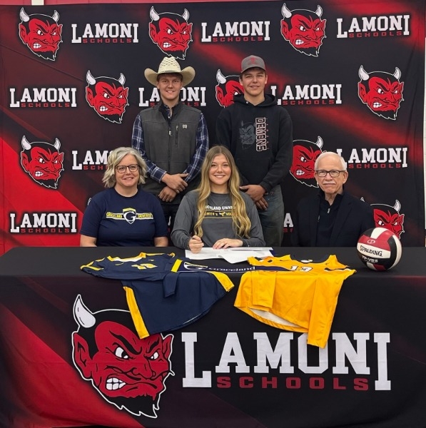 Lamoni Community Schools - Caylie Signs with Graceland